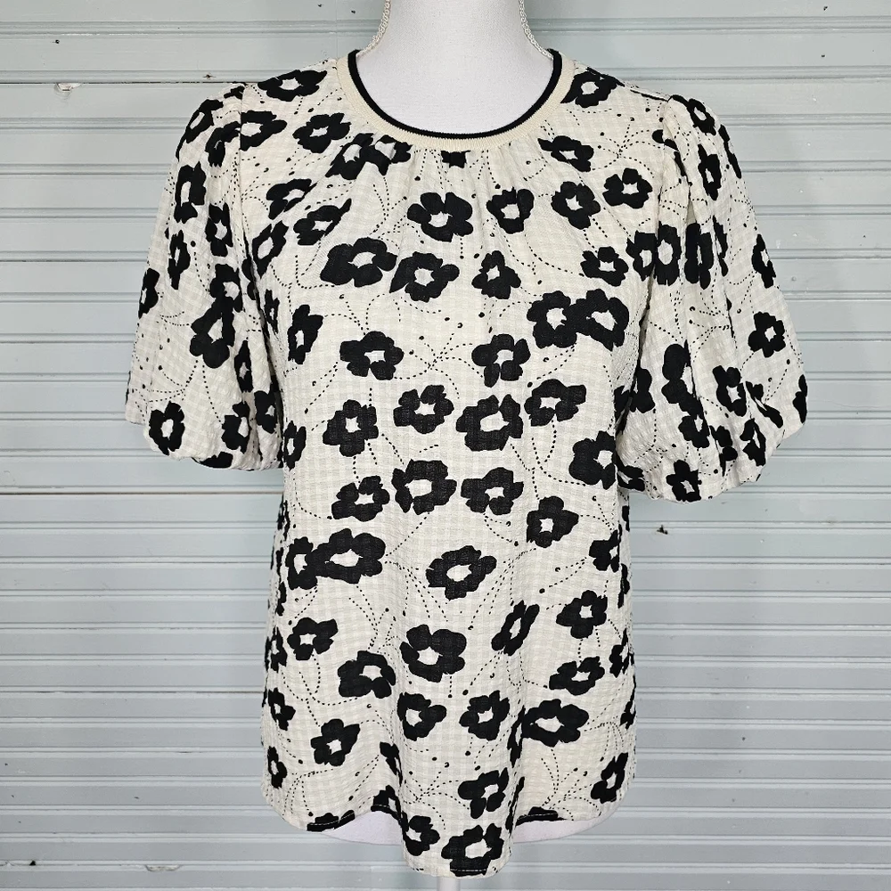 THML | Tops | Thml Cream Black Floral Seersucker Short Puff Sleeve ...